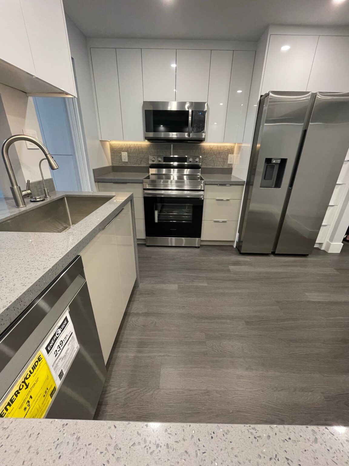 Mohawk Prizefighter Shadow Boxing Luxury Vinyl - Jv Wood Floors